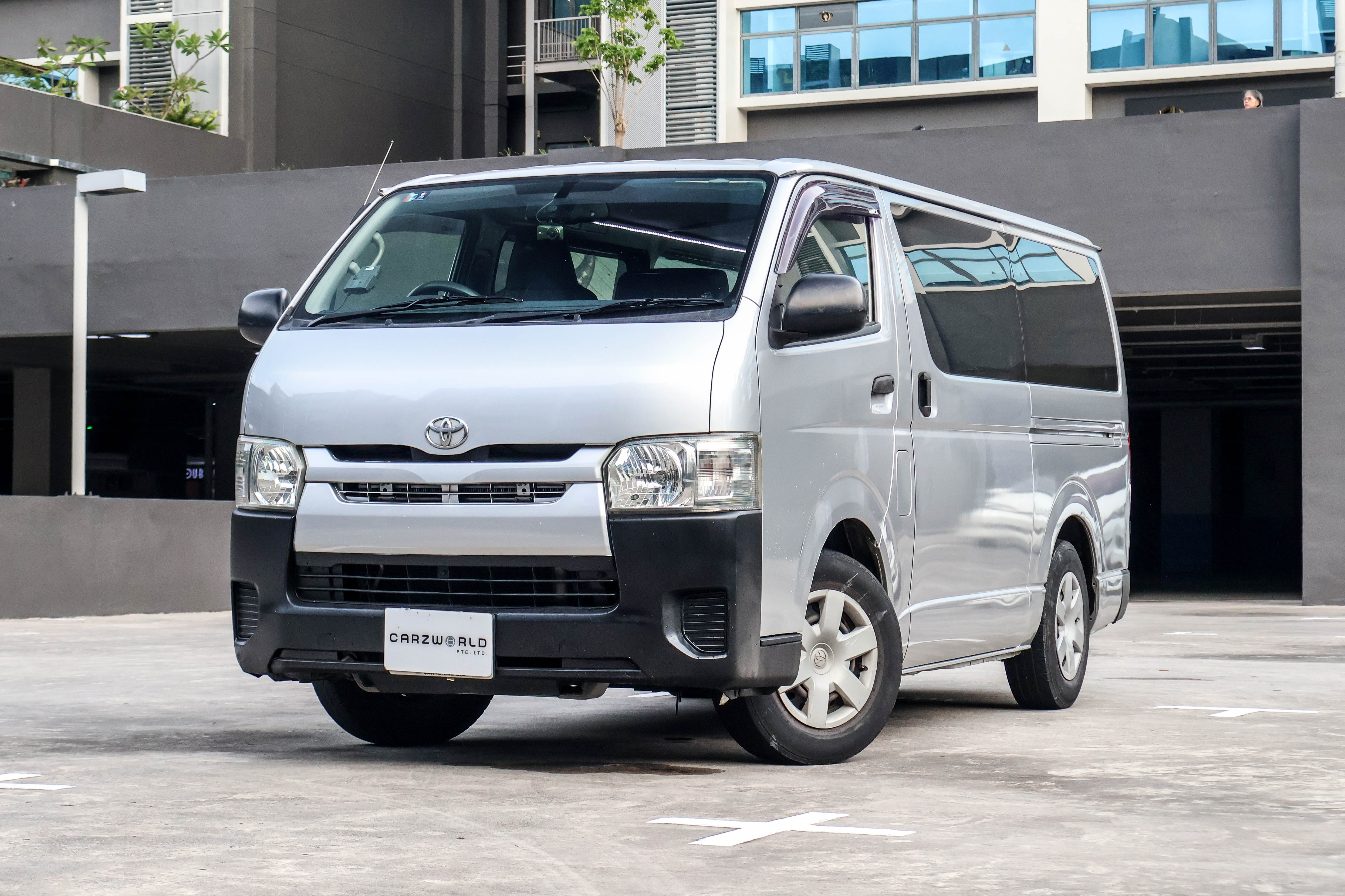 (LEASE) TOYOTA HIACE VAN TURBO MANUAL - CarZ World
