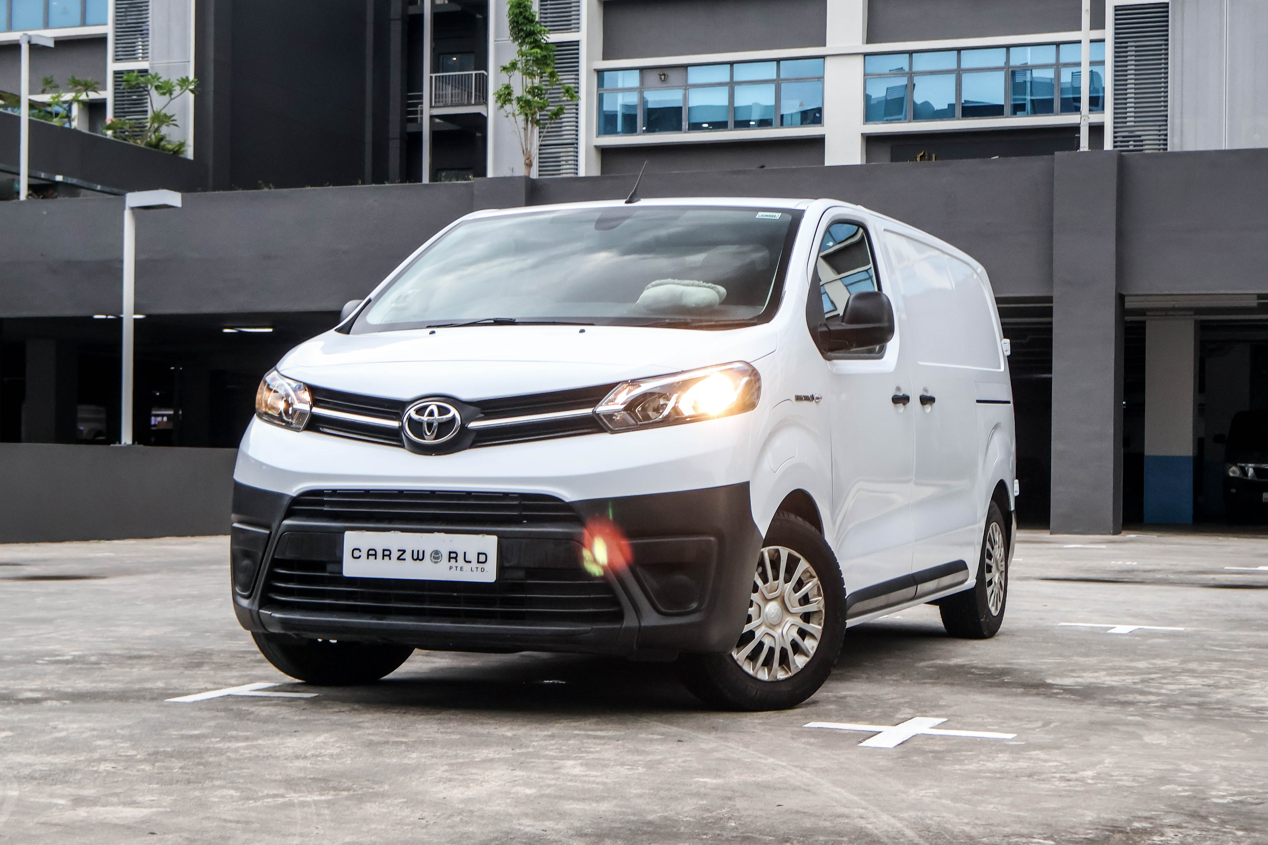 2022 USED TOYOTA PROACE ICON MEDIUM EV 75KW YARV1ZKXZGZ235098 GBM1937Z ...