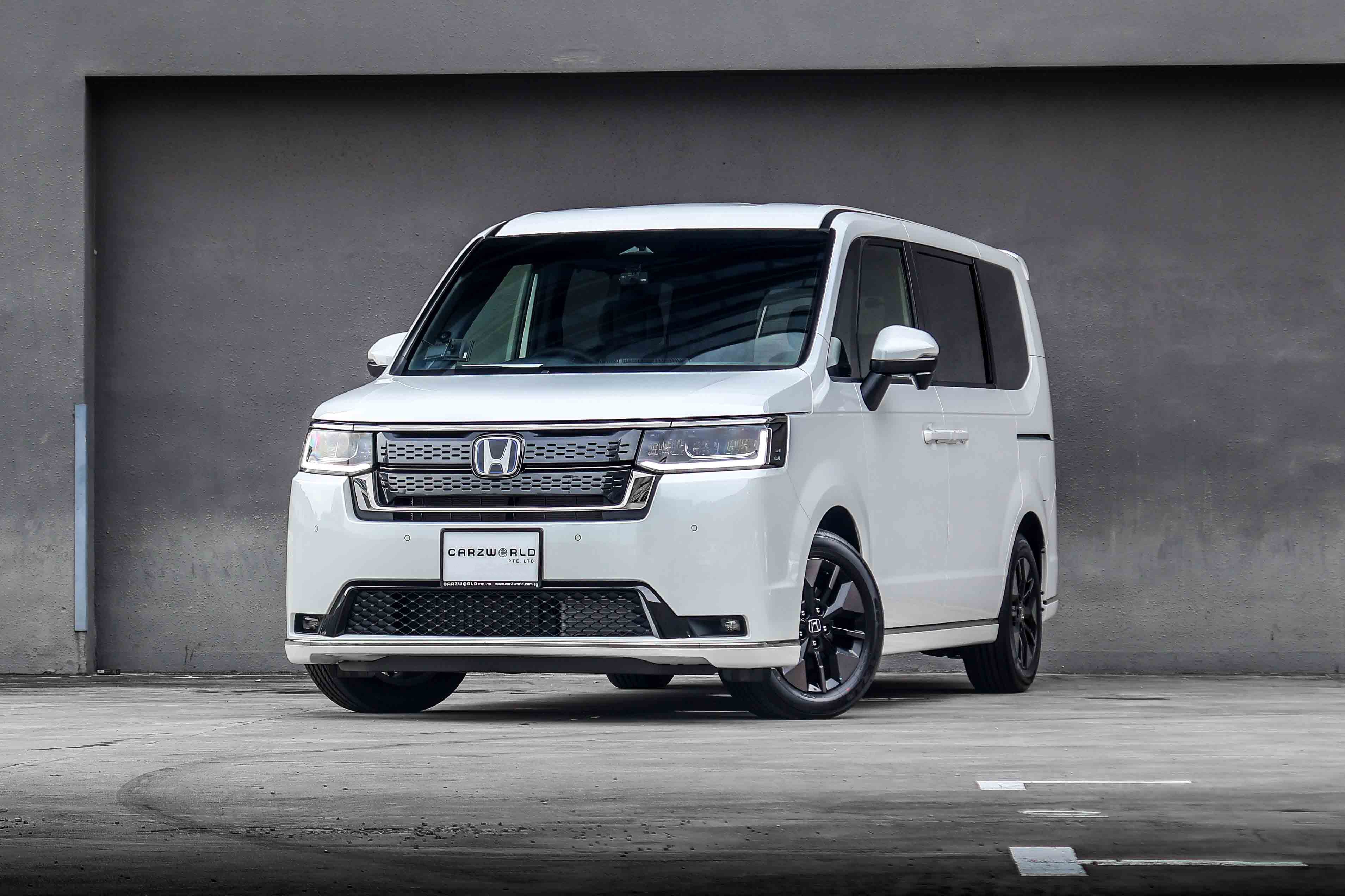 Honda Stepwagon Spada Hybrid - CarZ World | New & Used Cars, Rental ...